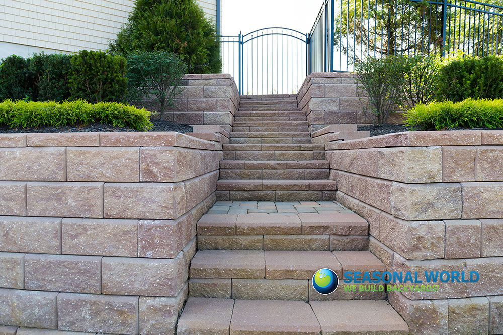 RAISED PATIOS & HARDSCAPING – Seasonal World