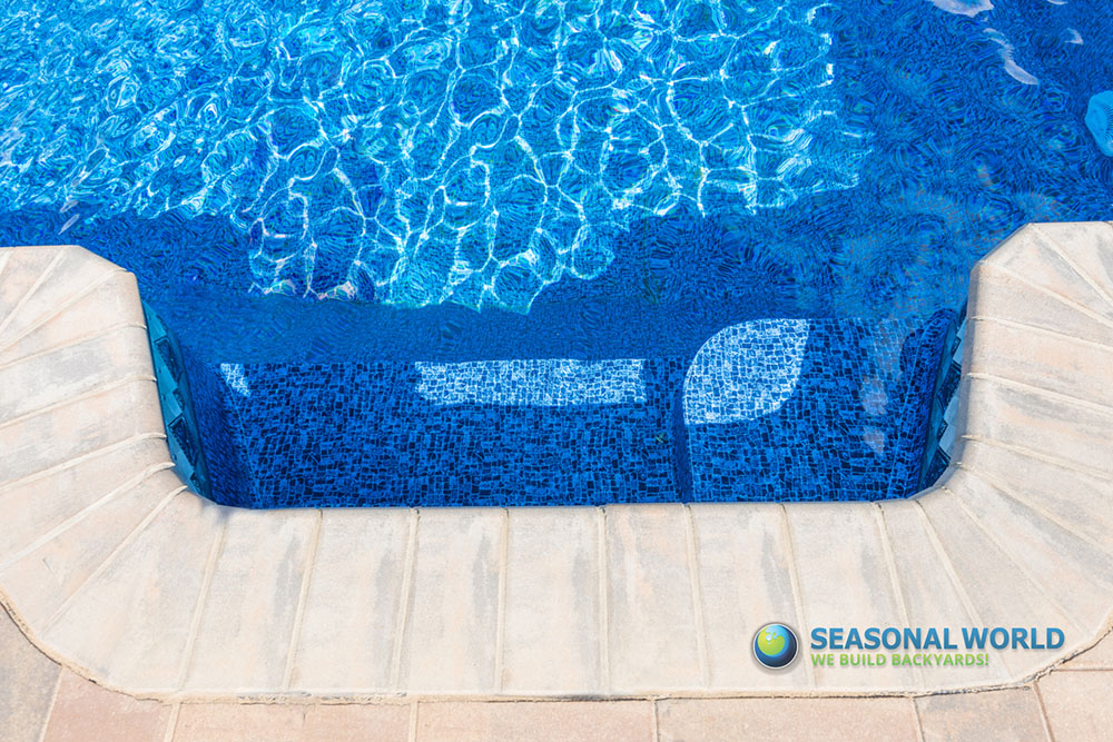 STEPS, LOVESEATS, BENCHES & SWIMOUTS – Seasonal World