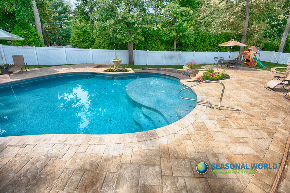 SUN DECKS – GUNITE – Seasonal World