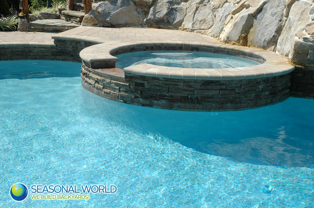 Spas Gunite – Seasonal World
