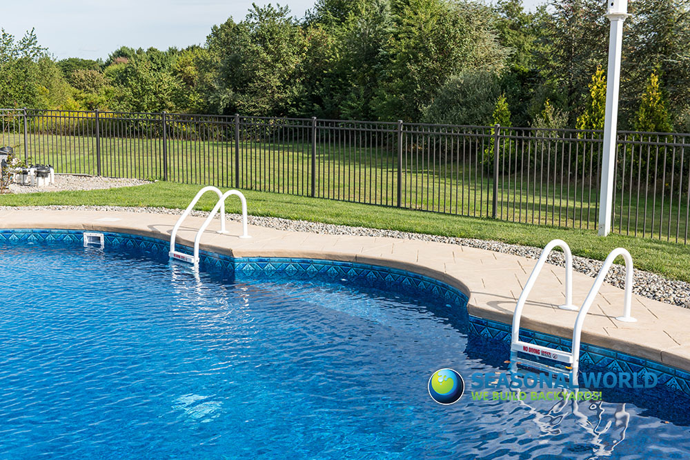 STEPS, LOVESEATS, BENCHES & SWIMOUTS – Seasonal World