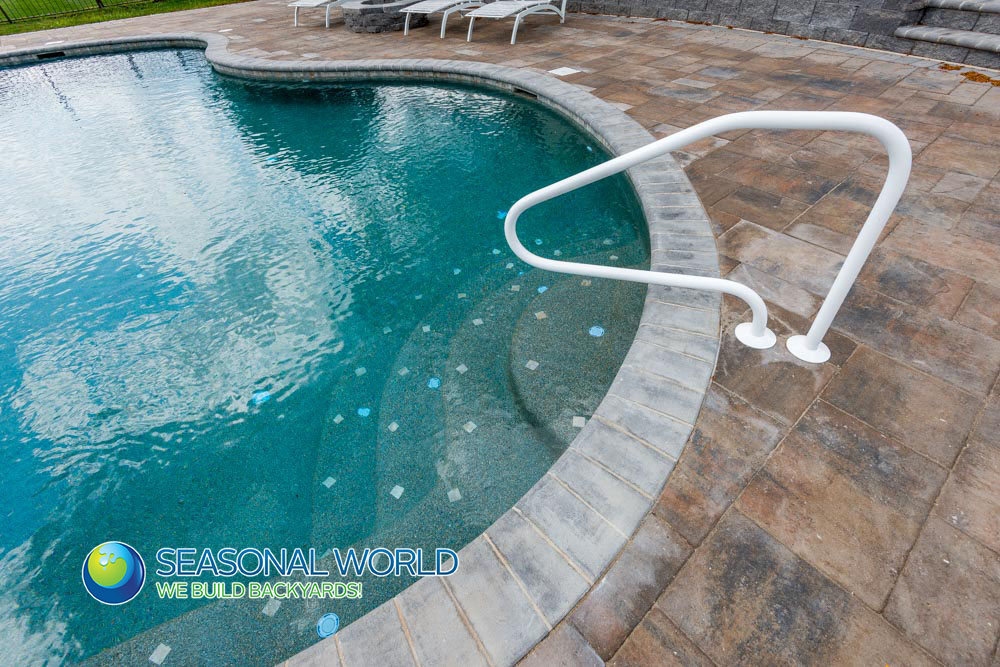 STEPS, LOVESEATS, BENCHES & SWIMOUTS – Seasonal World