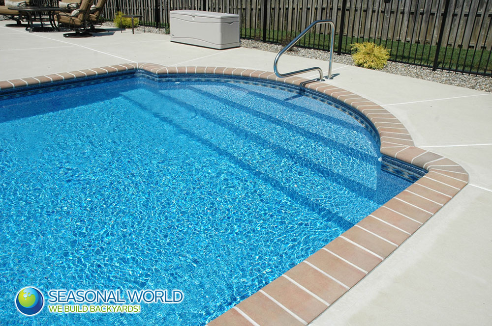 STEPS, LOVESEATS, BENCHES & SWIMOUTS – Seasonal World