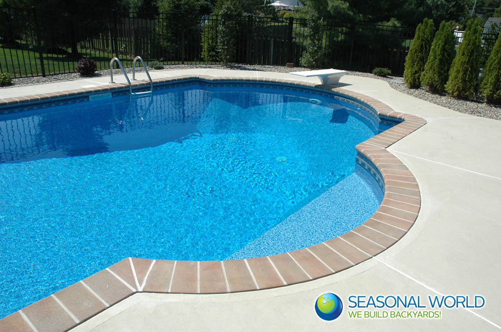 STEPS, LOVESEATS, BENCHES & SWIMOUTS – Seasonal World