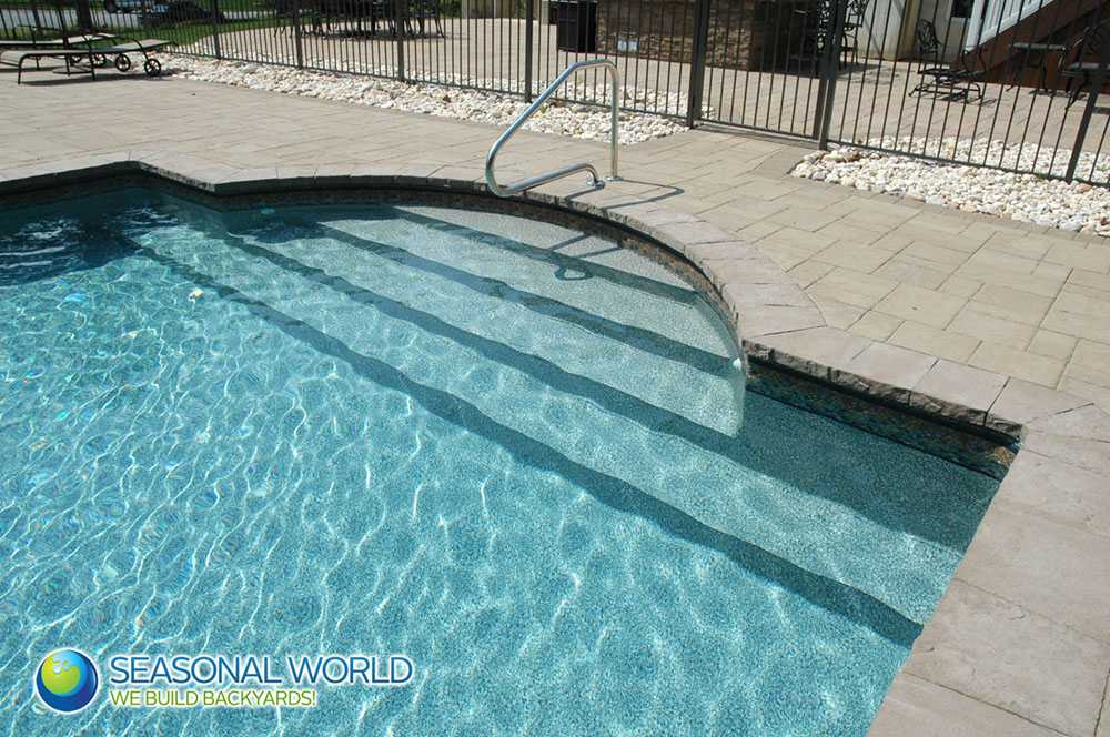 STEPS, LOVESEATS, BENCHES & SWIMOUTS – Seasonal World