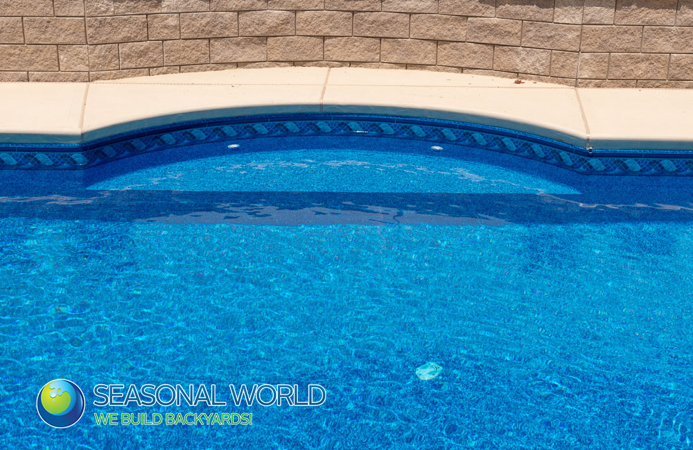 STEPS, LOVESEATS, BENCHES & SWIMOUTS – Seasonal World