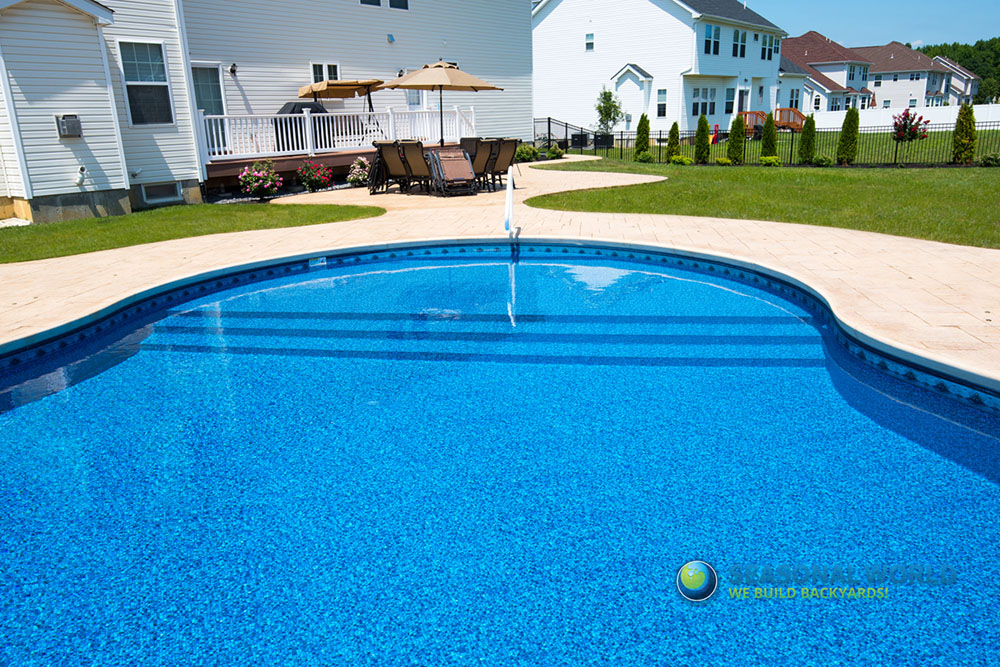 SUN DECKS – CONCRETE WALL – Seasonal World